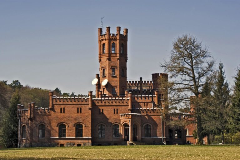 Sorkwity – 19th-century neo-Gothic palace - Warmia-Masuria Film Fund
